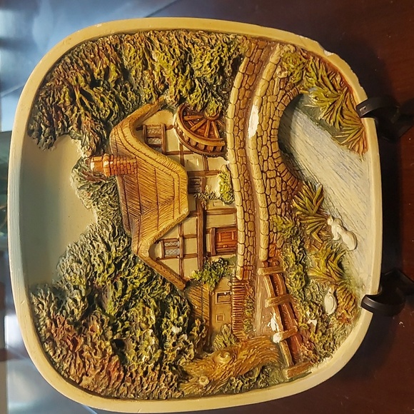 Legend | Wall Decor | Vintage Chalkware Plaque English Village Scene ...